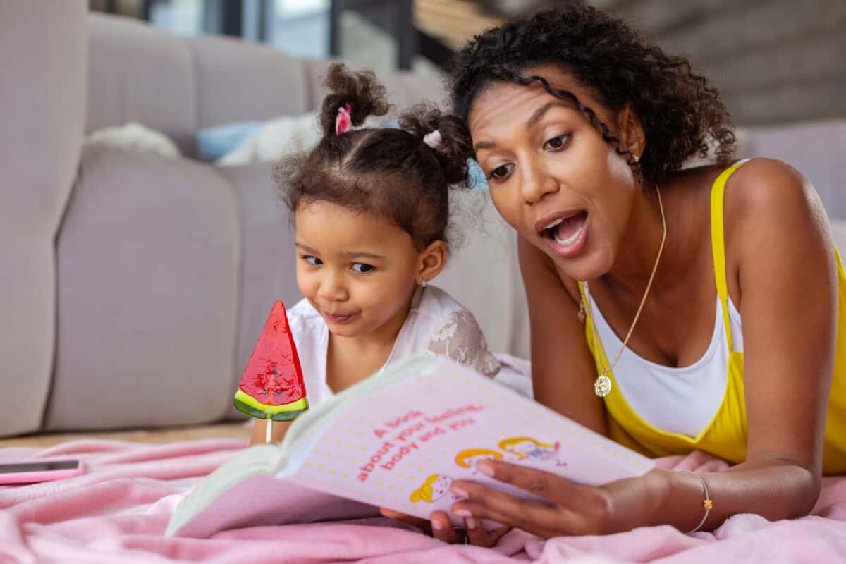 Importance of Parents Reading Aloud During Early Years – Mission Momplex